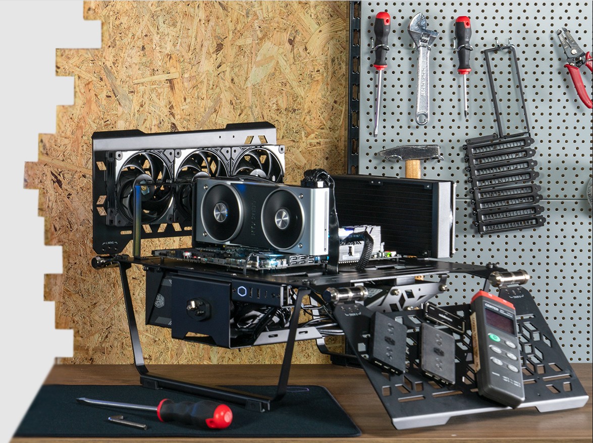 Vỏ Case Cooler Master MasterFrame 700 (Full Tower/Màu Đen)